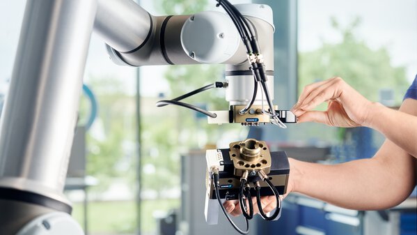 SCHUNK – Competence leader for toolholding and workholding, gripping ...